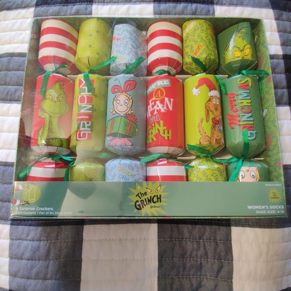 Dr. Seuss | Accessories | Grinch Socks Cracker Surprise Womens Noshow 6 ...